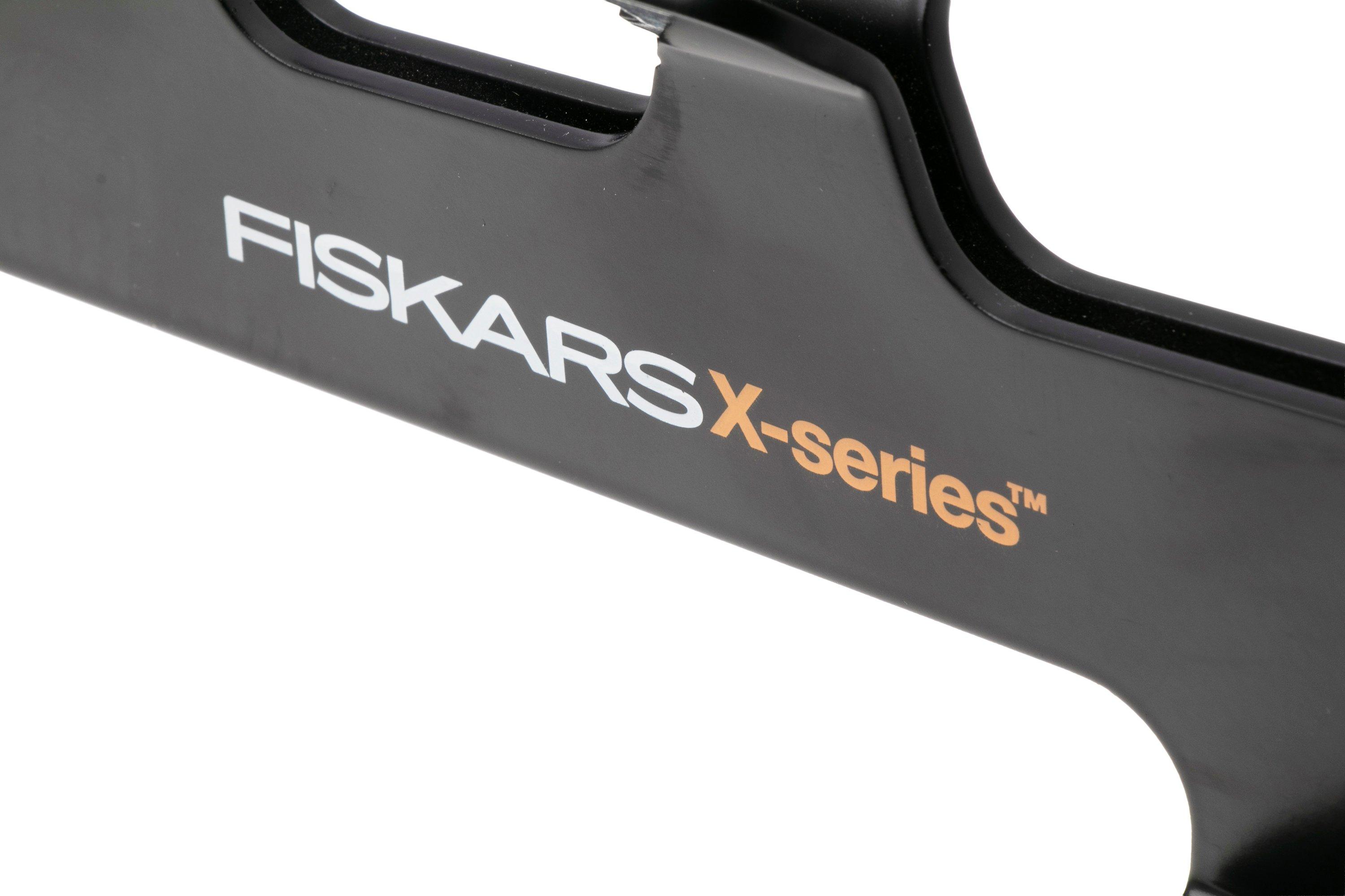 Fiskars X-Series 1079158 Wall Mount, kindling maker | Advantageously ...