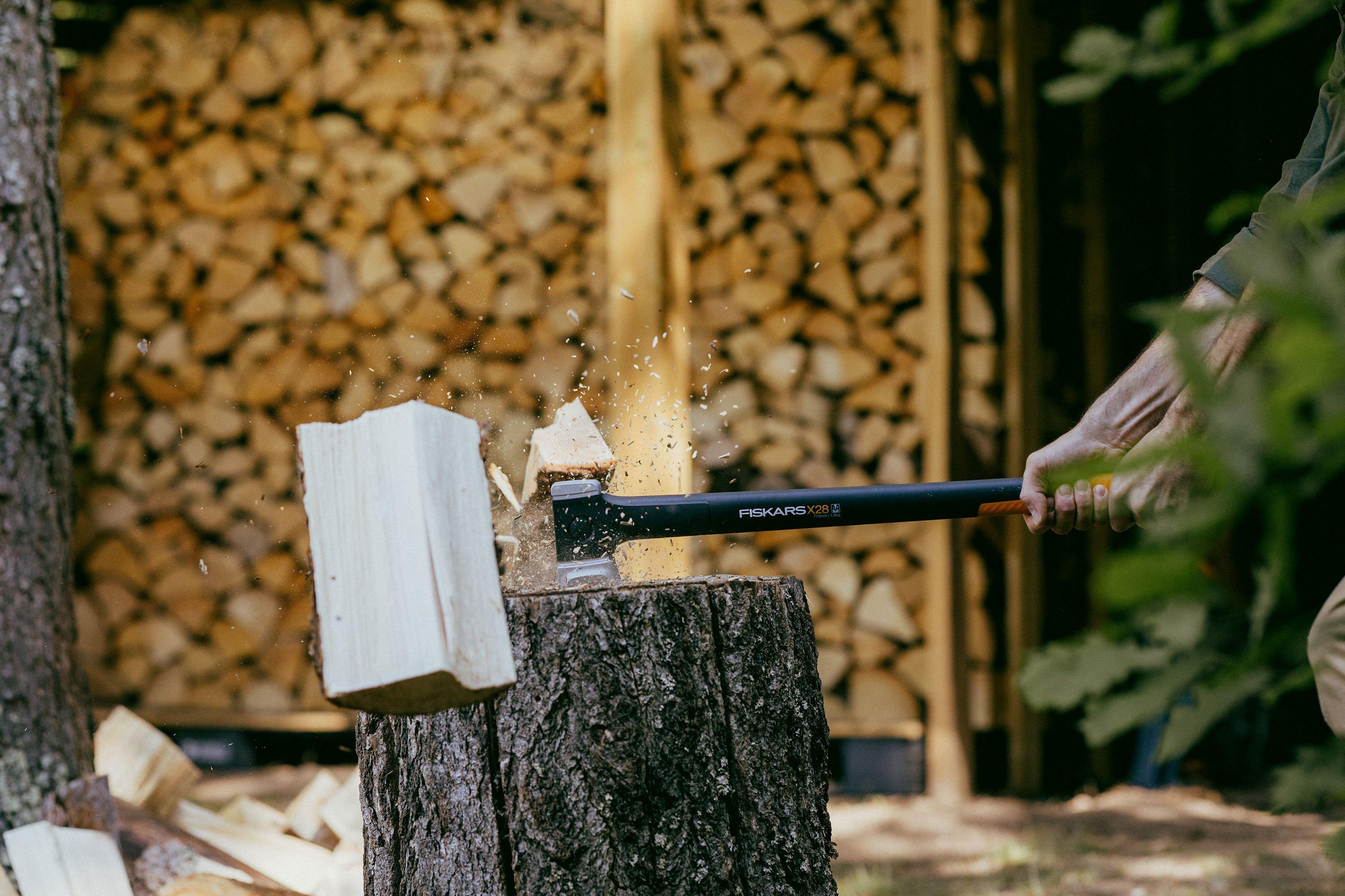 Fiskars X28 Splitting Axe M | Advantageously shopping at Knivesandtools.com