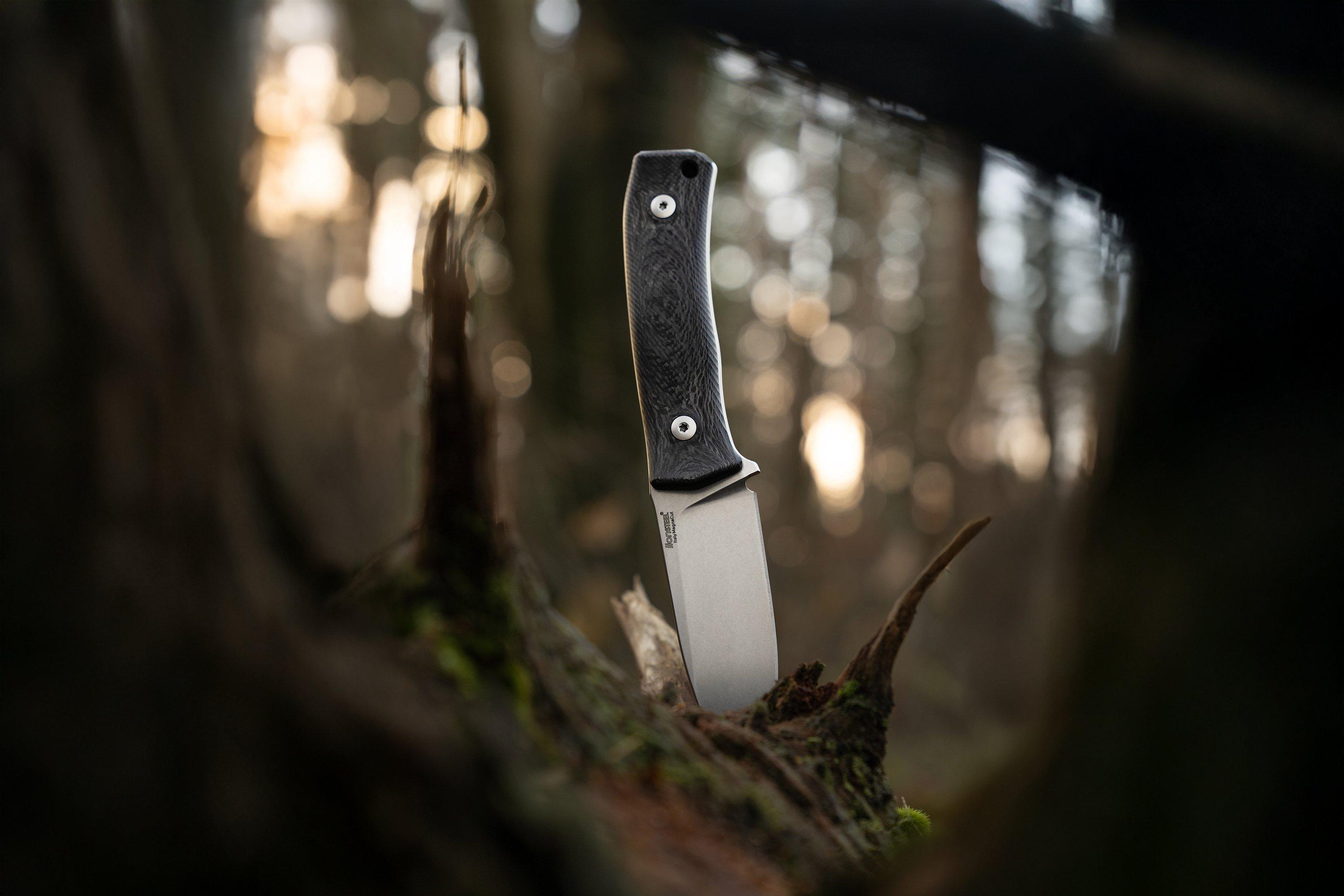 LionSteel M4 Carbon Fiber, MagnaCut M4-MC-CF, Knivesandtools Exclusive ...