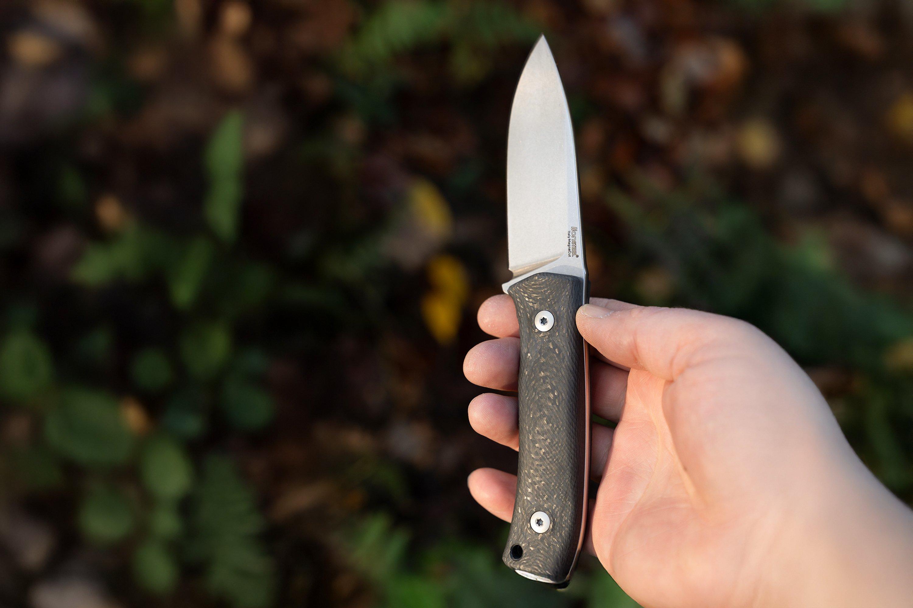 LionSteel M4 Carbon Fiber, MagnaCut M4-MC-CF, Knivesandtools Exclusive ...