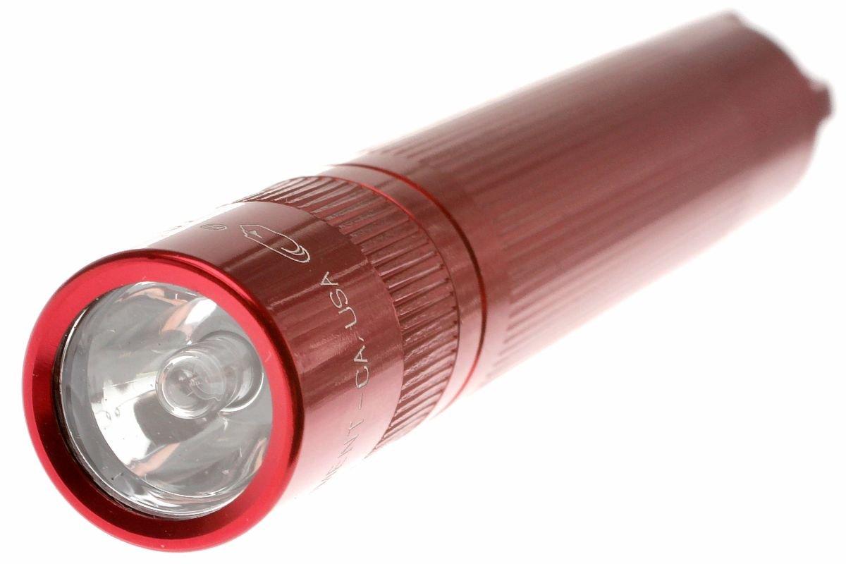 Maglite Solitaire, red | Advantageously shopping at Knivesandtools.com