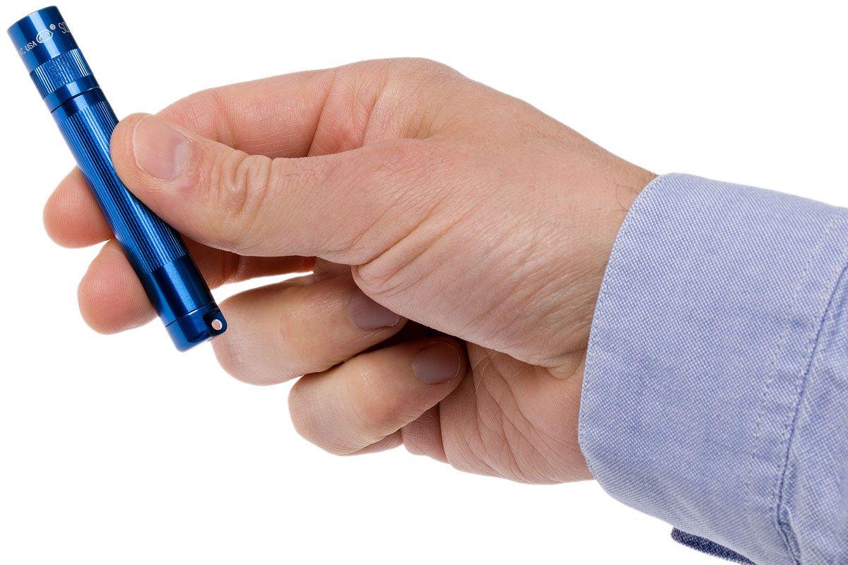 Maglite Solitaire LED Blue | Advantageously shopping at Knivesandtools.com
