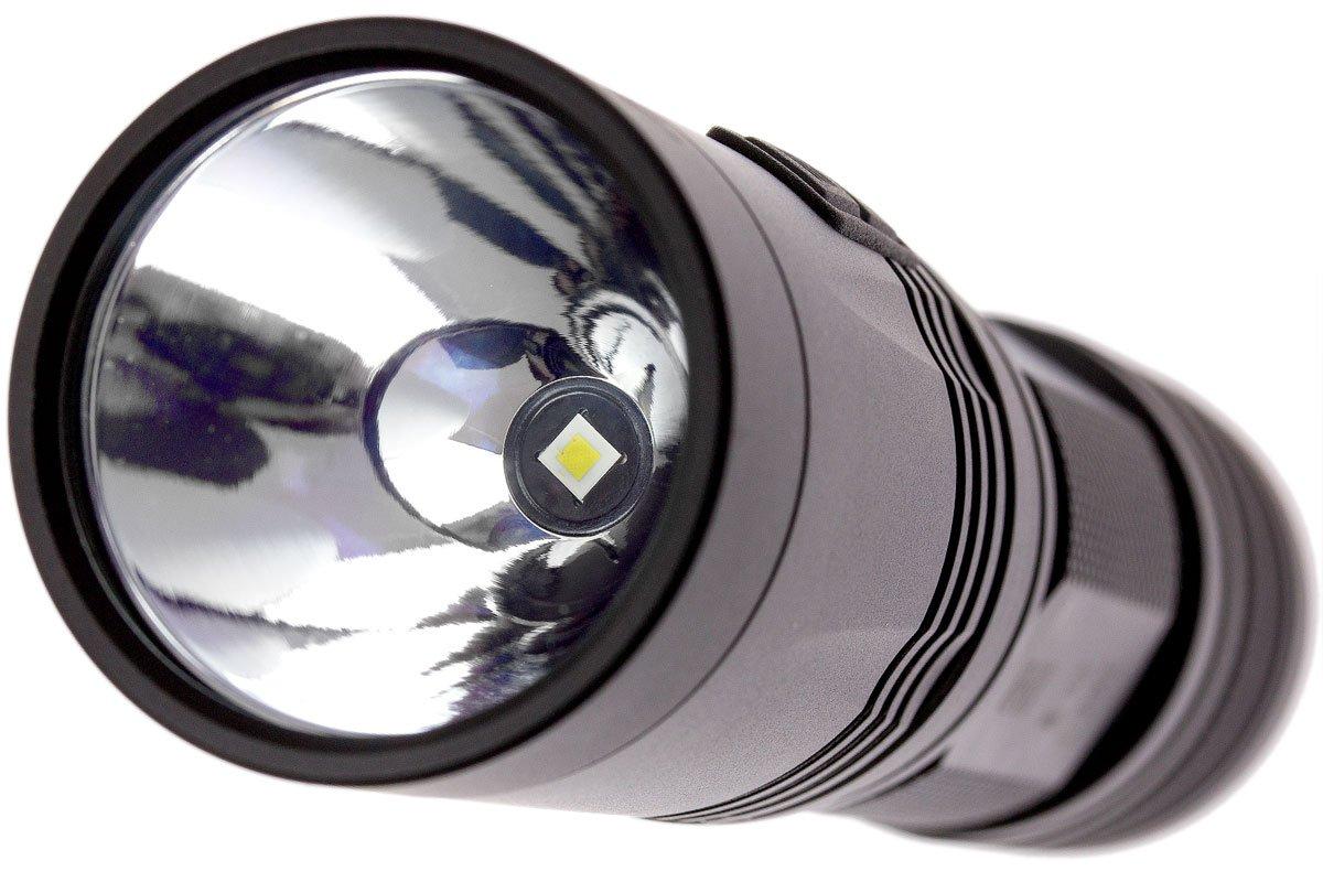 Nitecore R40 rechargeable LED-torch with 3 charging options ...