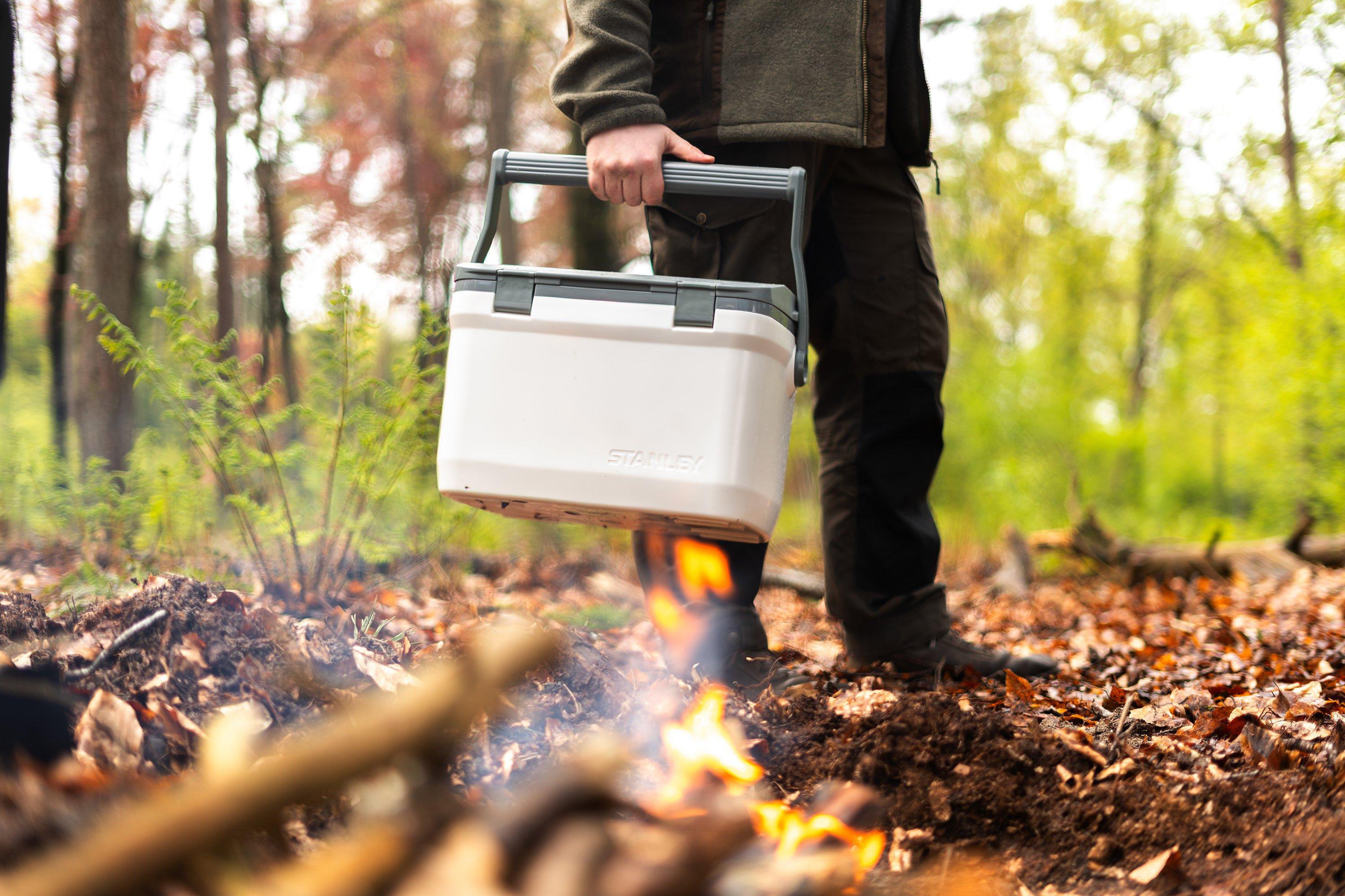 Stanley Easy Carry Outdoor Cooler 10-01623-123, 15.1L Polar White ...
