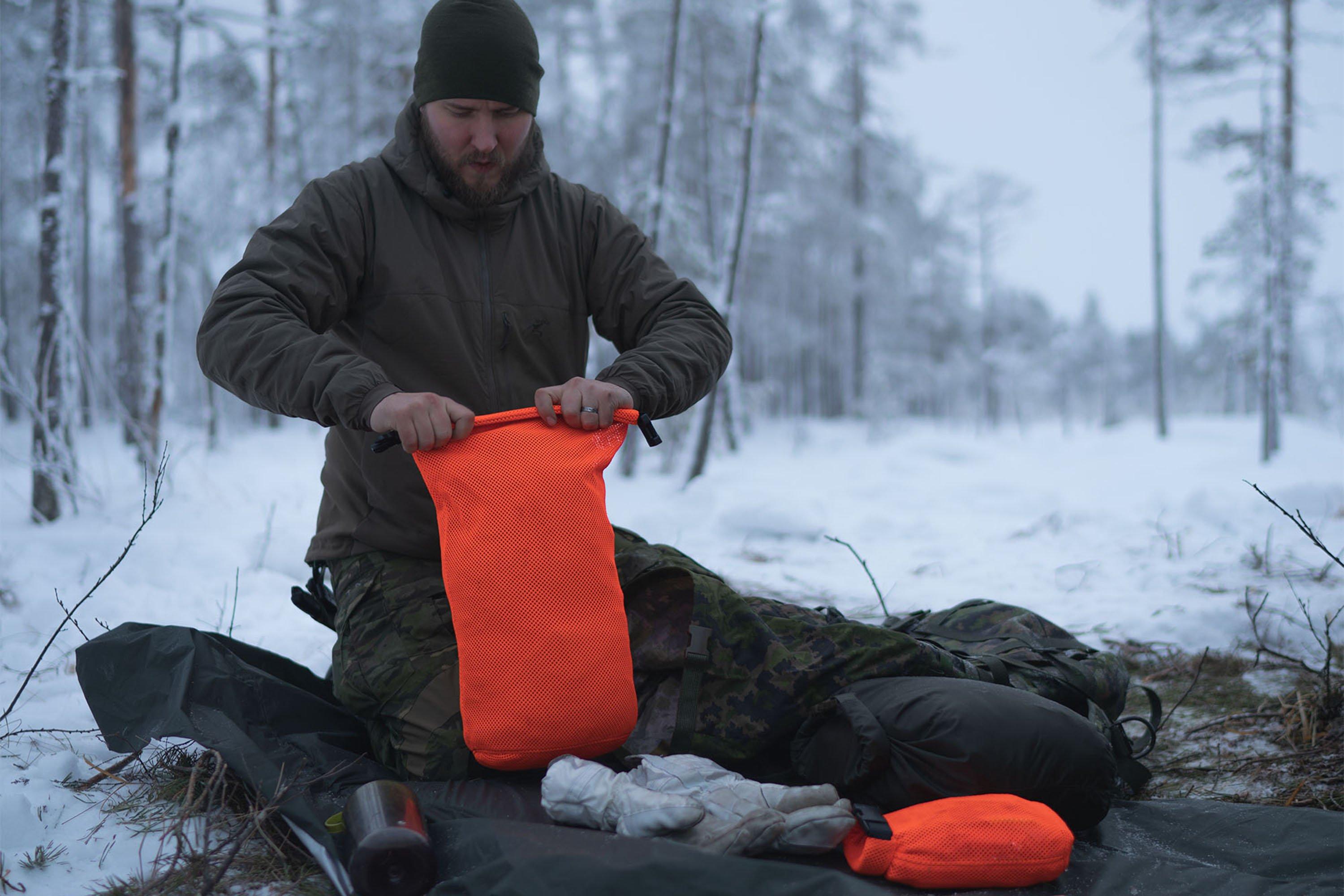 Savotta Rolltop Mesh stuff sack 20 L orange | Advantageously shopping ...