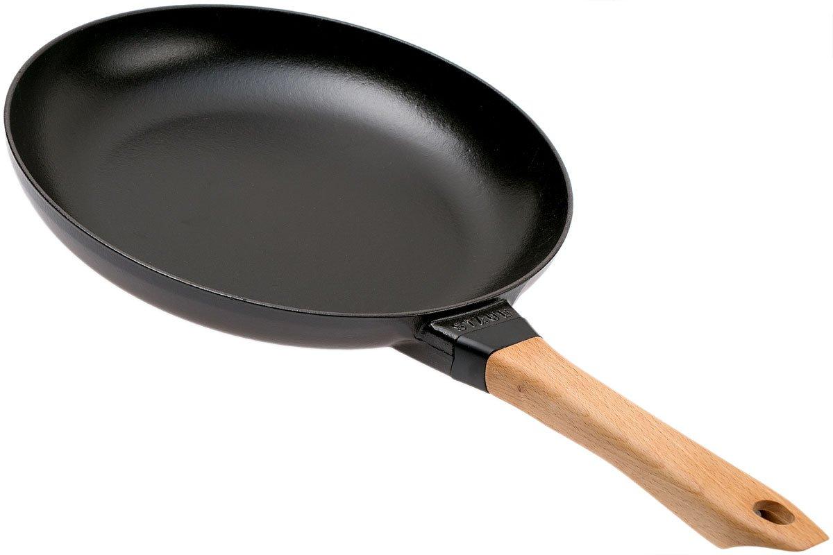 Staub frying pan with wooden handle 28 cm, black | Advantageously ...