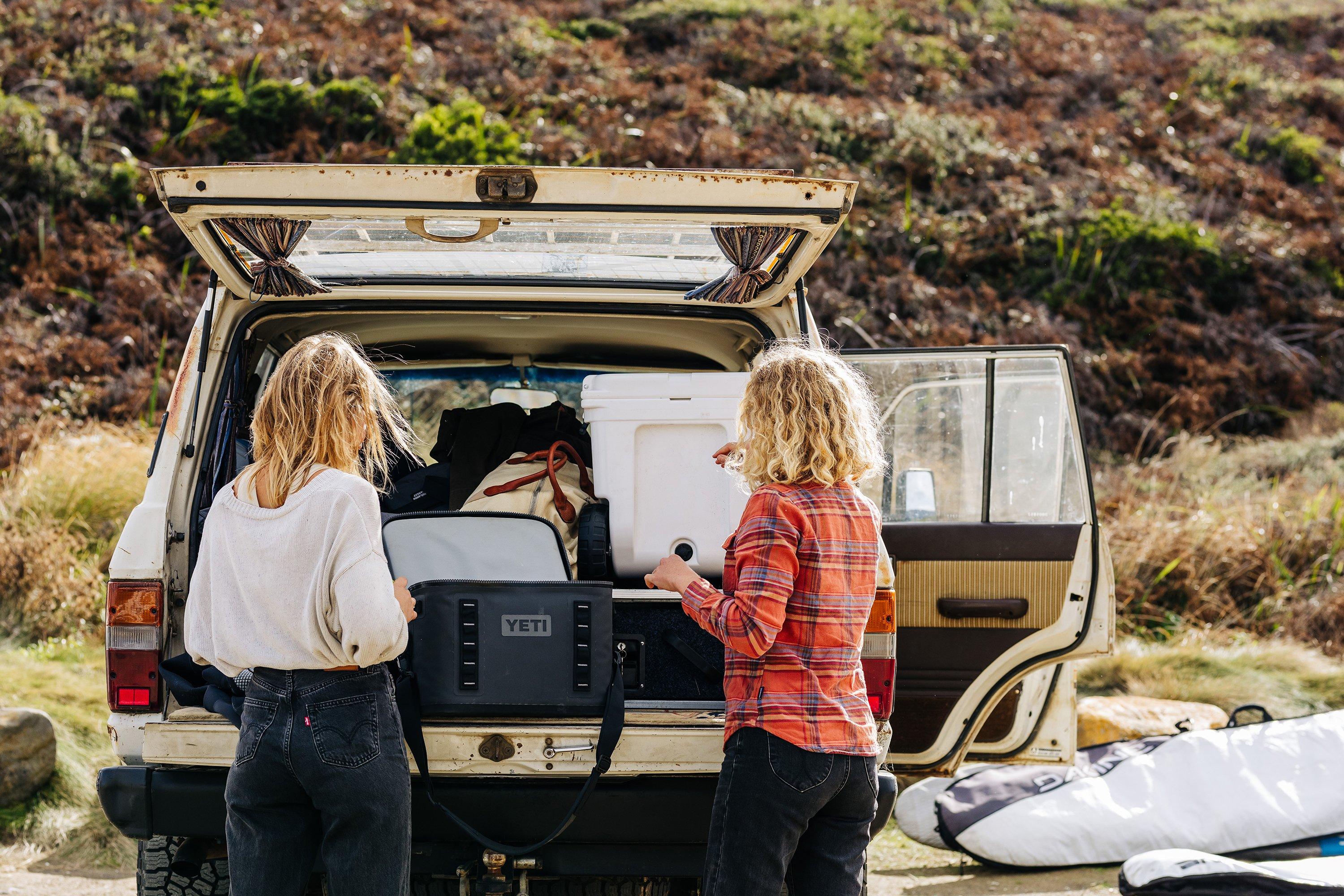 Yeti Hopper Flip 8L Cooler Bag, Olive Green, cool bag with shoulder ...
