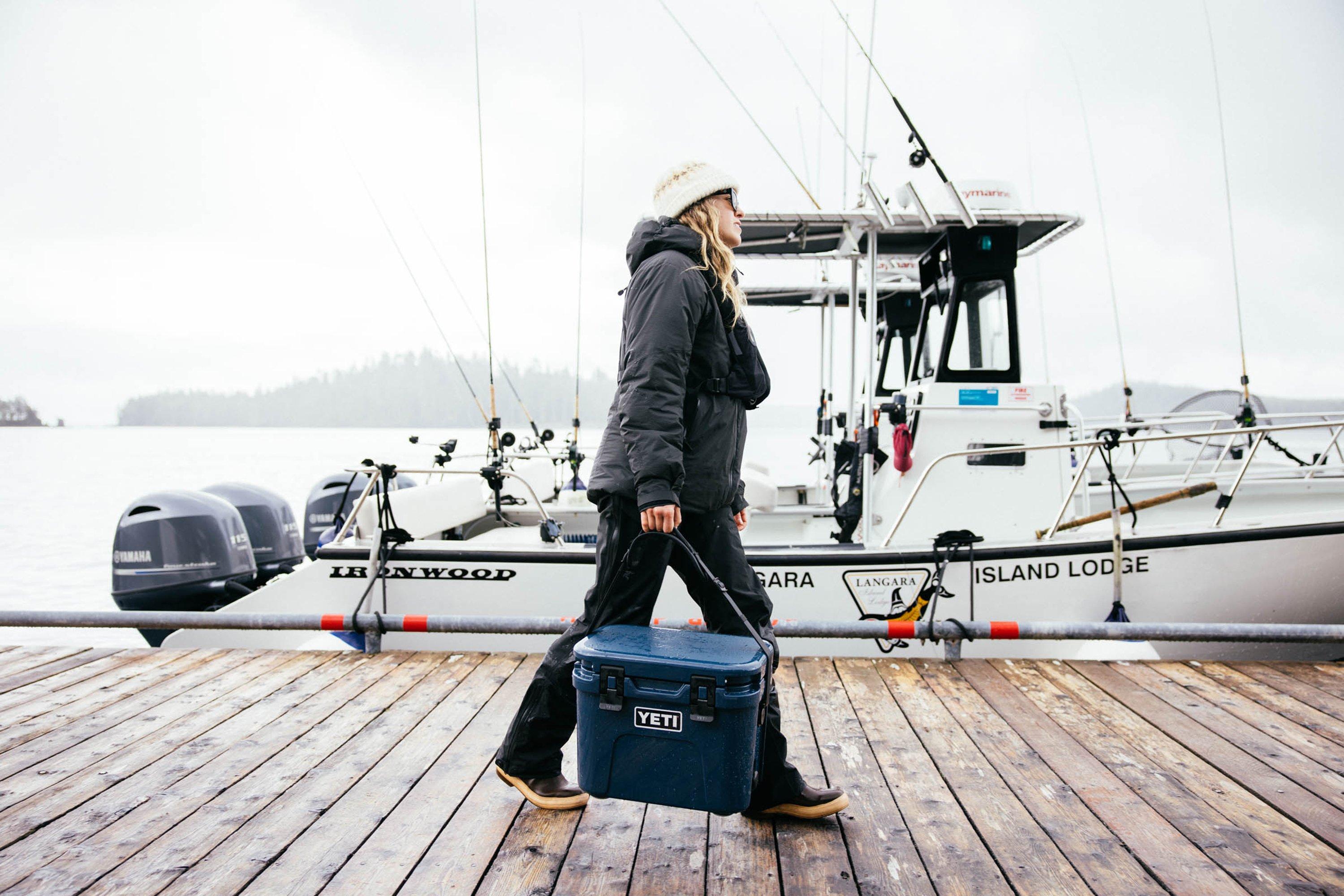 Yeti Roadie 15L Cooler, White, cool box with shoulder strap ...