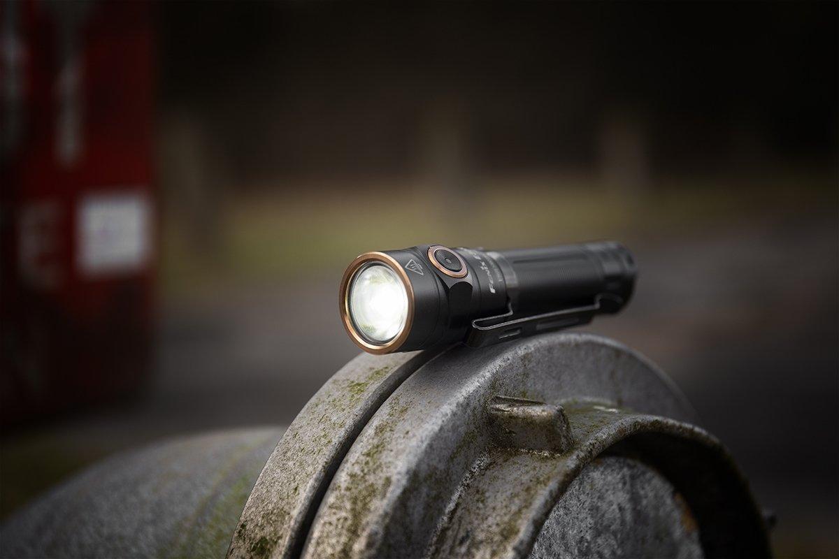 Le migliori torce militari da Knivesandtools